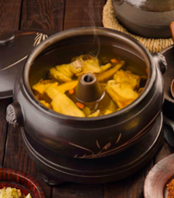 Steamed chicken soup (Photo: Yun Nans' Facebook page )